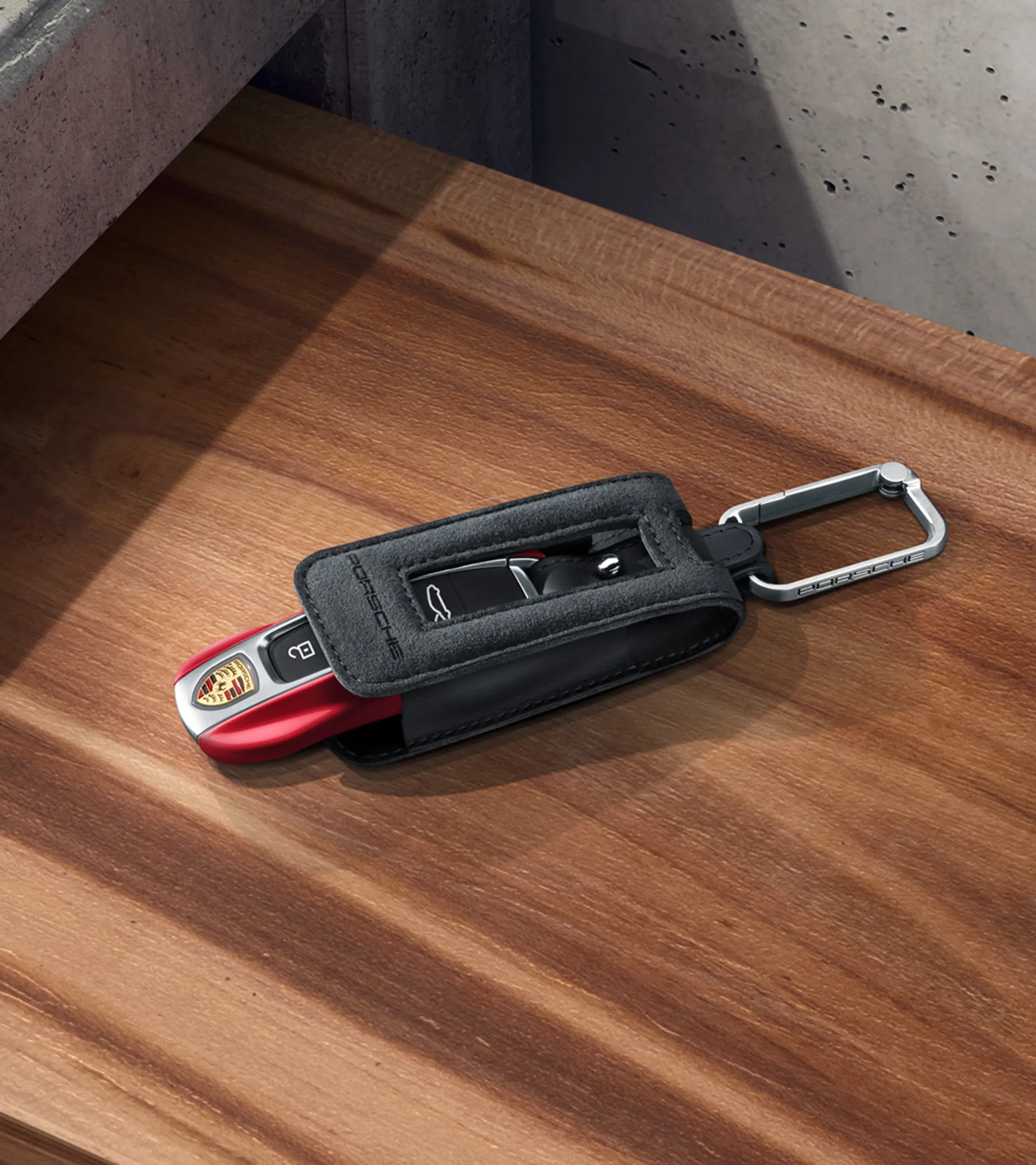 Black Race-Tex with Leather Bolsters & PORSCHE Logo | PORSCHE SHOP