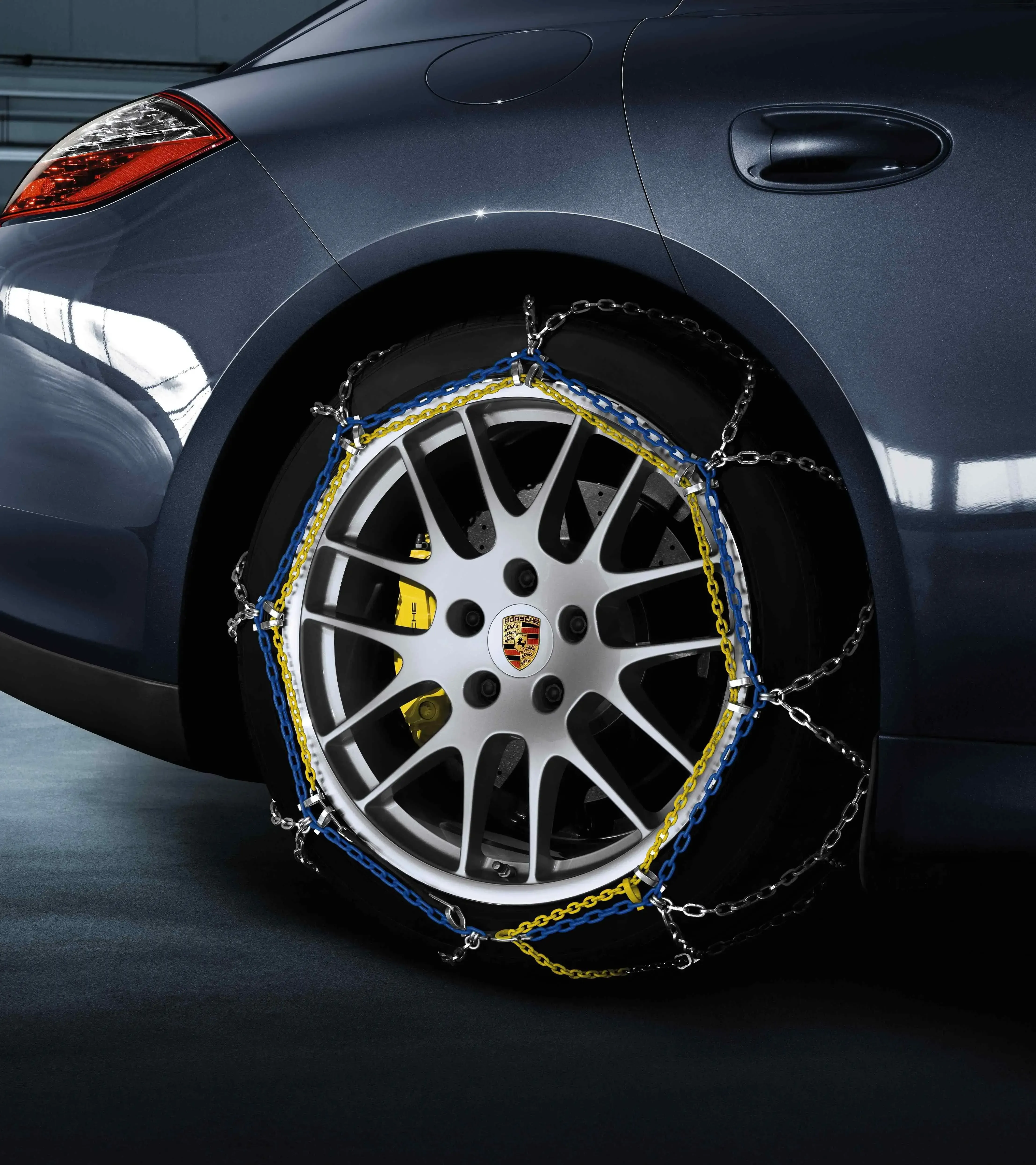 Snow chains - Panamera (G1 & G1 II) | PORSCHE SHOP