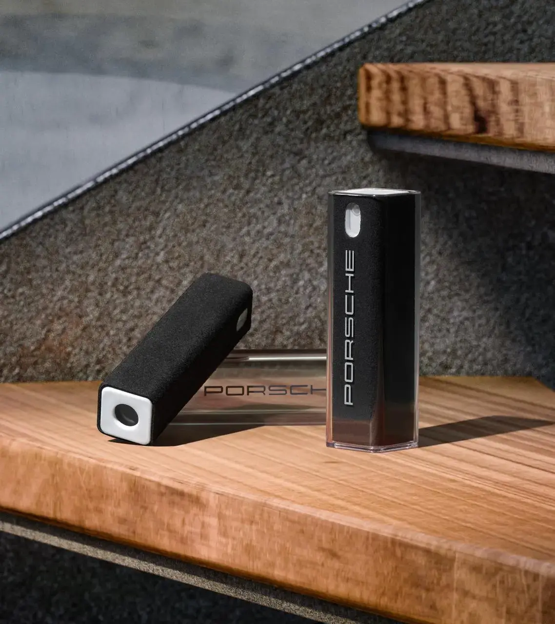 2-in-1 display cleaner | PORSCHE SHOP